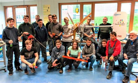 Schüler bauen Windrad Theo Koch Schule