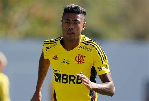 Bruno Henrique recebe notícia inesperada e torcida do Flamengo vai a