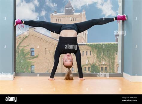 Upside Down Split Hi Res Stock Photography And Images Alamy