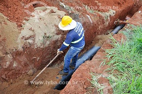 TYBA ONLINE Assunto Detalhe de operário em canteiro de obras de