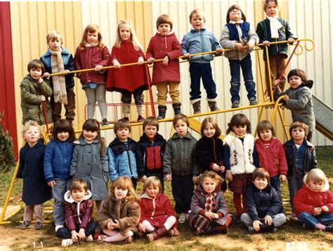 Photo de classe Maternelle année de 1984 Ecole Camiile Claudel