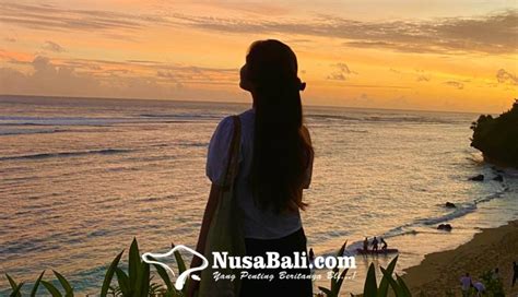 NUSABALI Kunjungan Wisatawan Di Pantai Gunung Payung Sudah