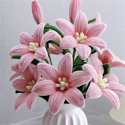 Pipe Cleaners DIY Kit Lily Flower