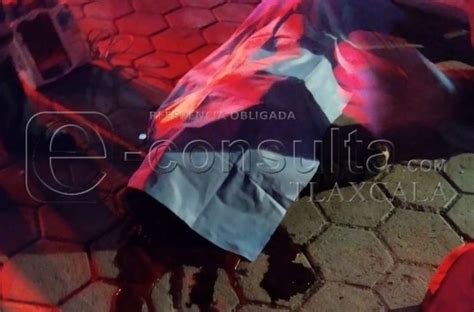 Frente a su hija asesinan a mujer en una taquería en San Pablo del