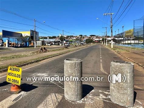 Moradores reclamam da sinalização e relatam perigo de colisões no