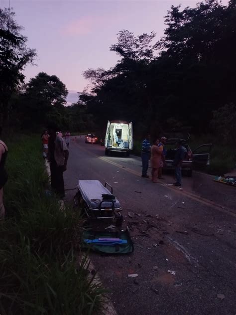 Três pessoas morrem e cinco ficam feridas após batida frontal na MG 217