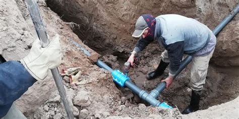 El Municipio Extiende Y Optimiza Redes De Agua Potable En Distintos