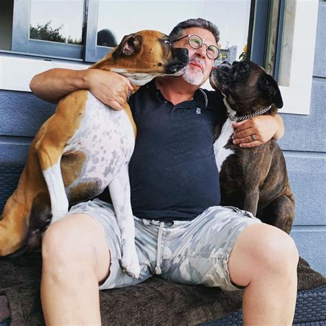 Queixas sobre cheiro a cão do seu Boxer levaram Malato a mudar de