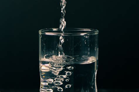 Ritual con agua vinagre y sal para eliminar las malas energías de tu vida