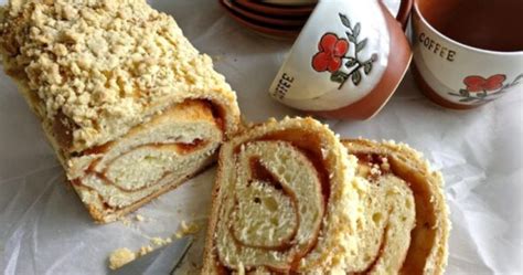 Ciasto drożdżowe zawijane z dżemem i kruszonką Prosty przepis na Foodo pl