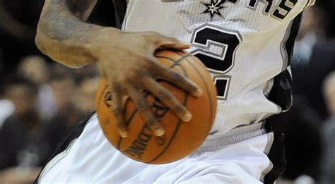 NBA TOP El manazas de la NBA Sus dedos miden como 63 centímetros