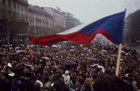 El 17 De Noviembre De 1989 Los Estudiantes Checoslovacos Metieron Un