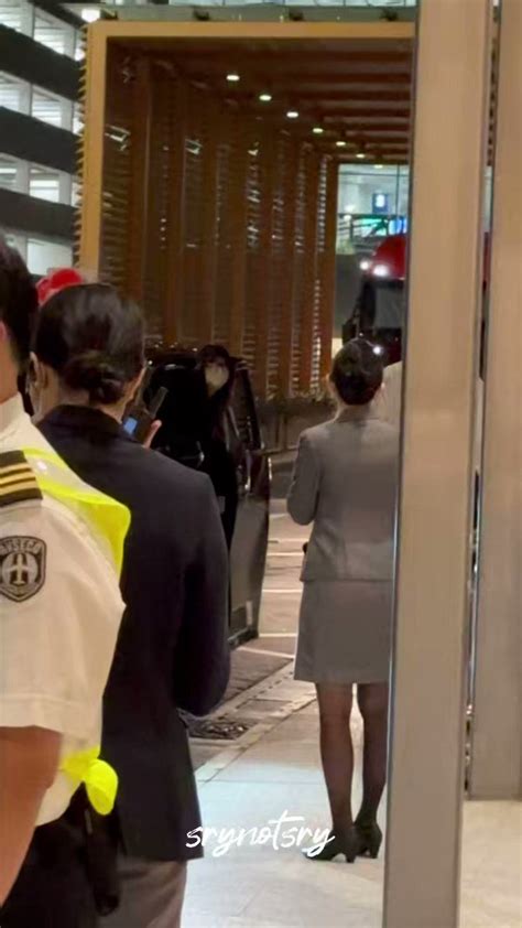 L밀리 ⁴ ME on Twitter RT lesblinkot4 Jisoo en el aeropuerto de