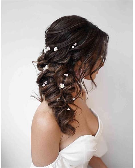 15 Cutest Side Ponytail Ideas For 2025 That You Need To See