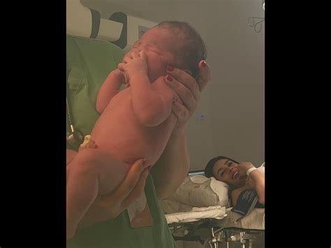 Foto Fotos de Mavie filha de Neymar e Bruna Biancardi têm encantado