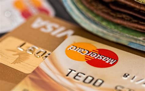 Las Diferencias Entre Tarjetas de Débito y Tarjetas de Crédito