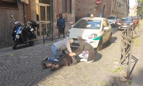Suora Investita Dai Vigili Mentre Attraversa La Strada News Prima