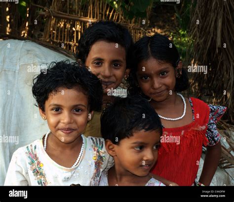 Jeunes enfants indiens Banque de photographies et dimages à haute