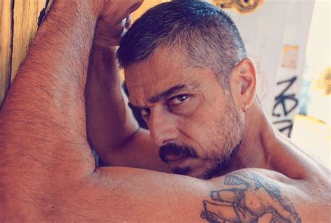 Grande Fratello Massimiliano Varrese Ha Superato Ogni Limite L