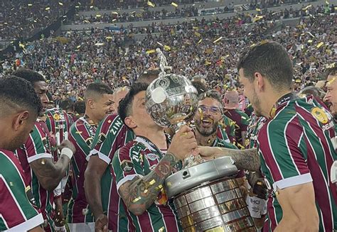 Fluminense bate Boca Juniors no Maracanã e conquista a sua primeira