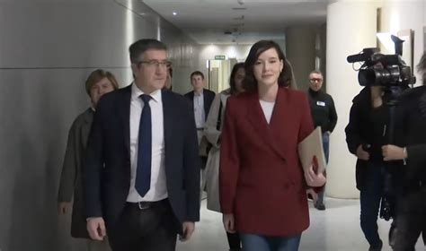 El PSOE Da La Espalda A Su Socio De Gobierno Y Pacta La Reforma De La