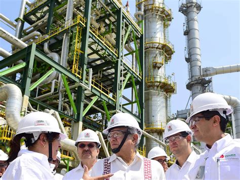 Proyecto Dos Bocas aplicará el modelo de la refinería Jamnagar en la India