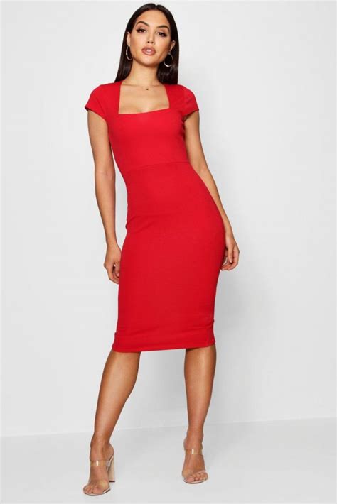 TIPOS DE ESCOTES PARA LUCIR EN UN VESTIDO WebModa