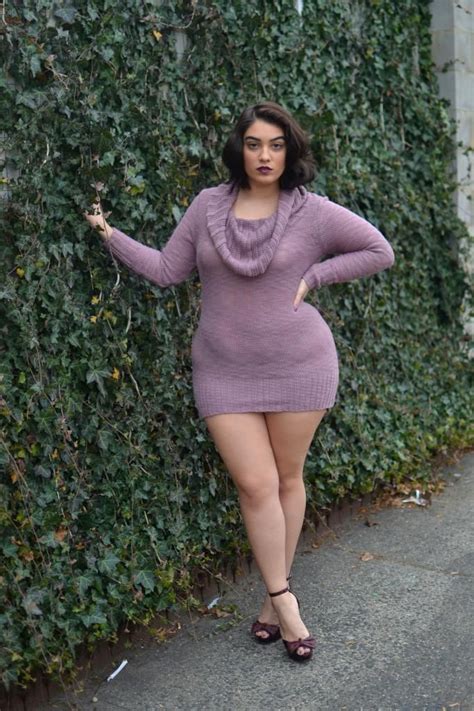 Nadia Aboulhosn una mujer que te inspirará a amar tu cuerpo tal como es