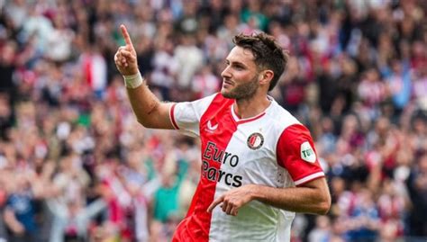 Santiago Giménez brilla con doblete en la victoria del Feyenoord ante