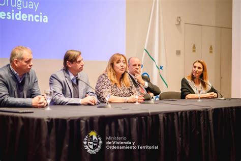 MVOT y Mevir firman acuerdo para la implementación del Plan Avanzar
