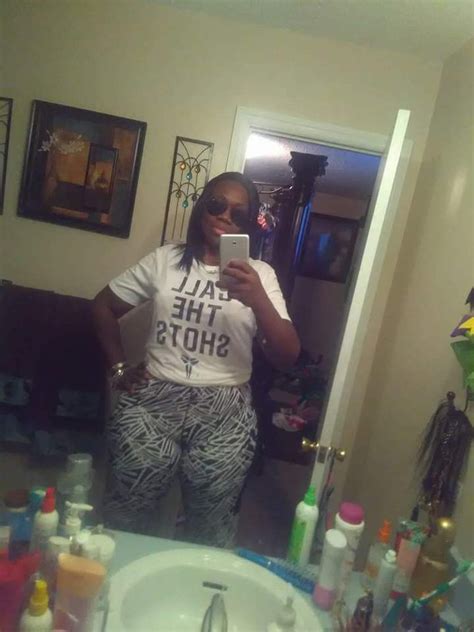 Pin By Antoine Brown On Curvy Mirror Selfie Curvy Bht