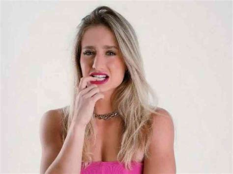 BBB23 De biquíni Bruna Griphao impressiona corpão trincado e