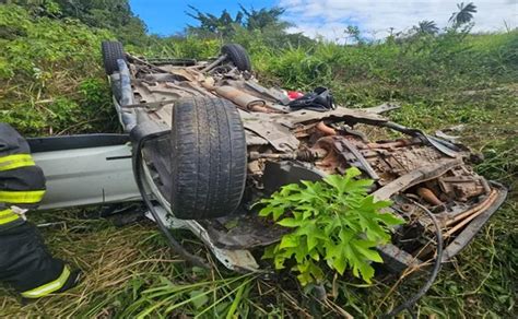 BR 101 Dois adultos morrem e duas crianças ficam feridas após acidente