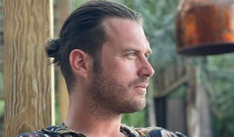 Kıvanç Tatlıtuğ aslen nereli burcu ne evli mi eşi kimdir boyu kilosu