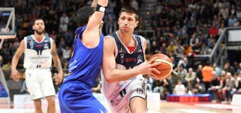 DIRETTA Fortitudo Bologna Cento Risultato Finale 93 76 Leunen