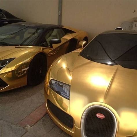Bilionário saudita tem frota de carros de luxo dourados Luxury cars