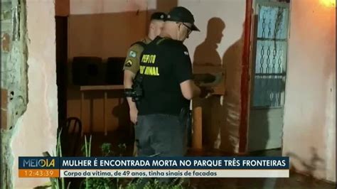 Mulher de 49 anos é encontrada morta dentro de casa ferimentos de