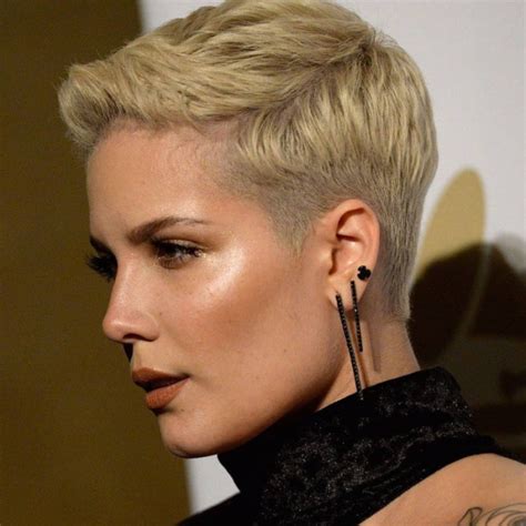 70 Best Short Pixie Haircut And Color Design For Cool Woman Coupe De