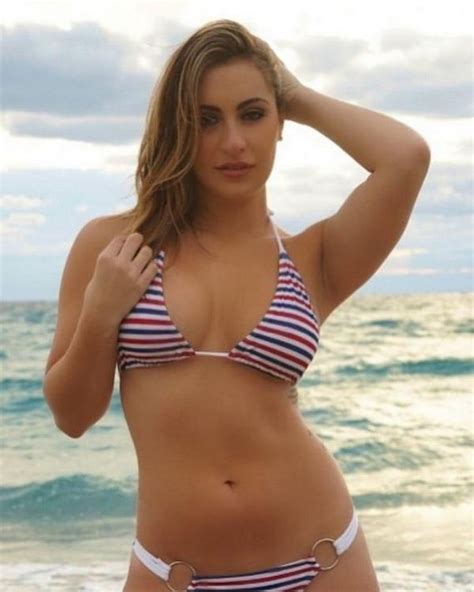Chicas increíbles en bikinis Chicas desnudas y sus coños