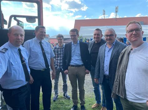 Übergabe des neuen Einsatzfahrzeuges an Freiwillige Feuerwehr