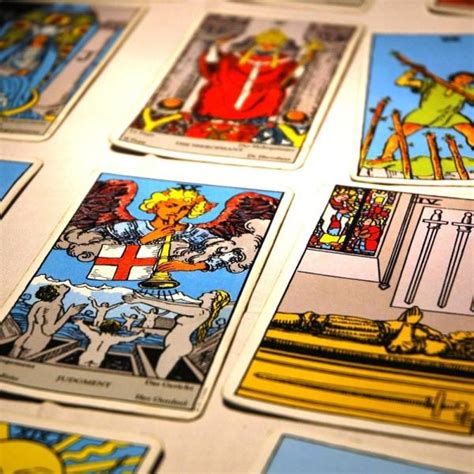 Cómo leer las cartas de tarot sin saber 7 pasos