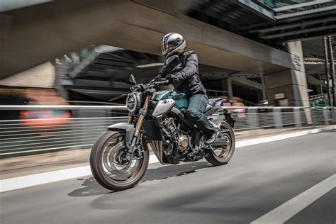 Honda Cb R Chega Em Nova Op O De Cor Revista Zelo