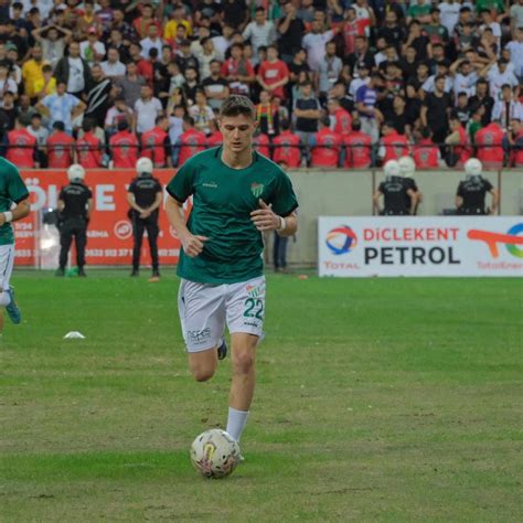 TFF 2 Lig Beyaz Grup 6 Haftasında Amed S F ile Bursaspor Karşı