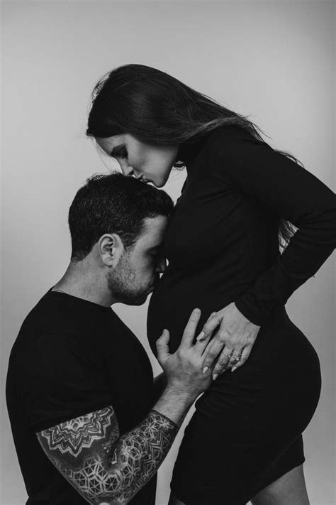 Couple Maternity Poses Maternity Photo Outfits Couple Pregnancy Photoshoot Pregnancy Photo