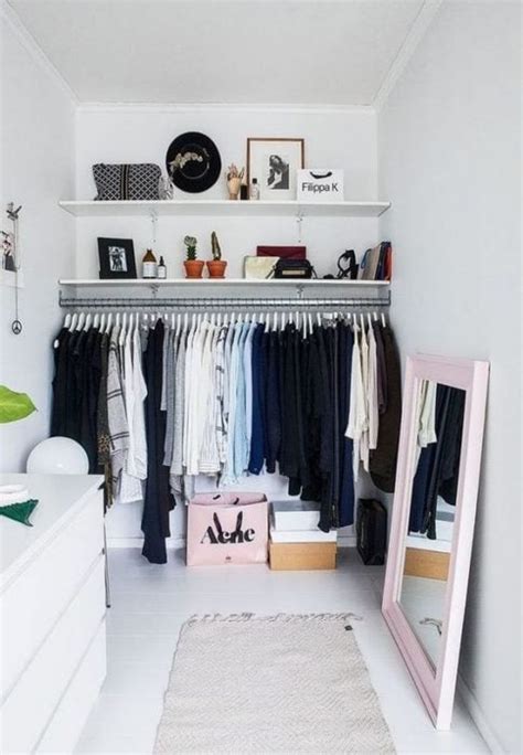 Ideas Para Organizar Un Guardarropa Sin Puertas Agencia De Modelos