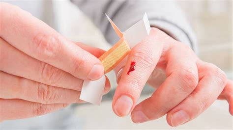 Primeros auxilios Cómo curar cortes y heridas