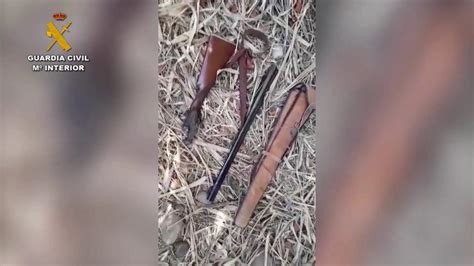 Vídeo La Guardia Civil detiene a dos vecinos de Fuente Palmera como