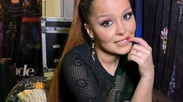 V Deo Depois De Aparecer B Bada Em Show Maiara Da Dupla Maraisa