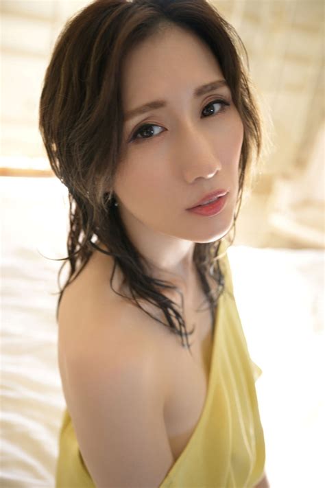 AV 배우 줄리아 FRIDAY 2023년 2월 디지털 사진집 Please Eat me JULIA 일본 그라비아
