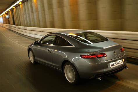photo RENAULT LAGUNA III 3 0 V6 dCi 235 FAP coupé 2008 Motorlegend